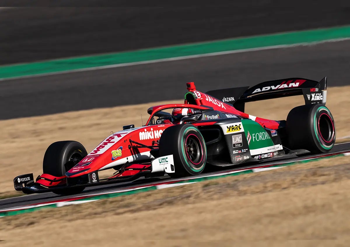 目指すは女性初のF1チャンピオン！Juju選手が「モータースポーツだけは絶対誰にも負けたくなかった理由」とは｜株式会社小野測器のストーリー｜PR TIMES STORY