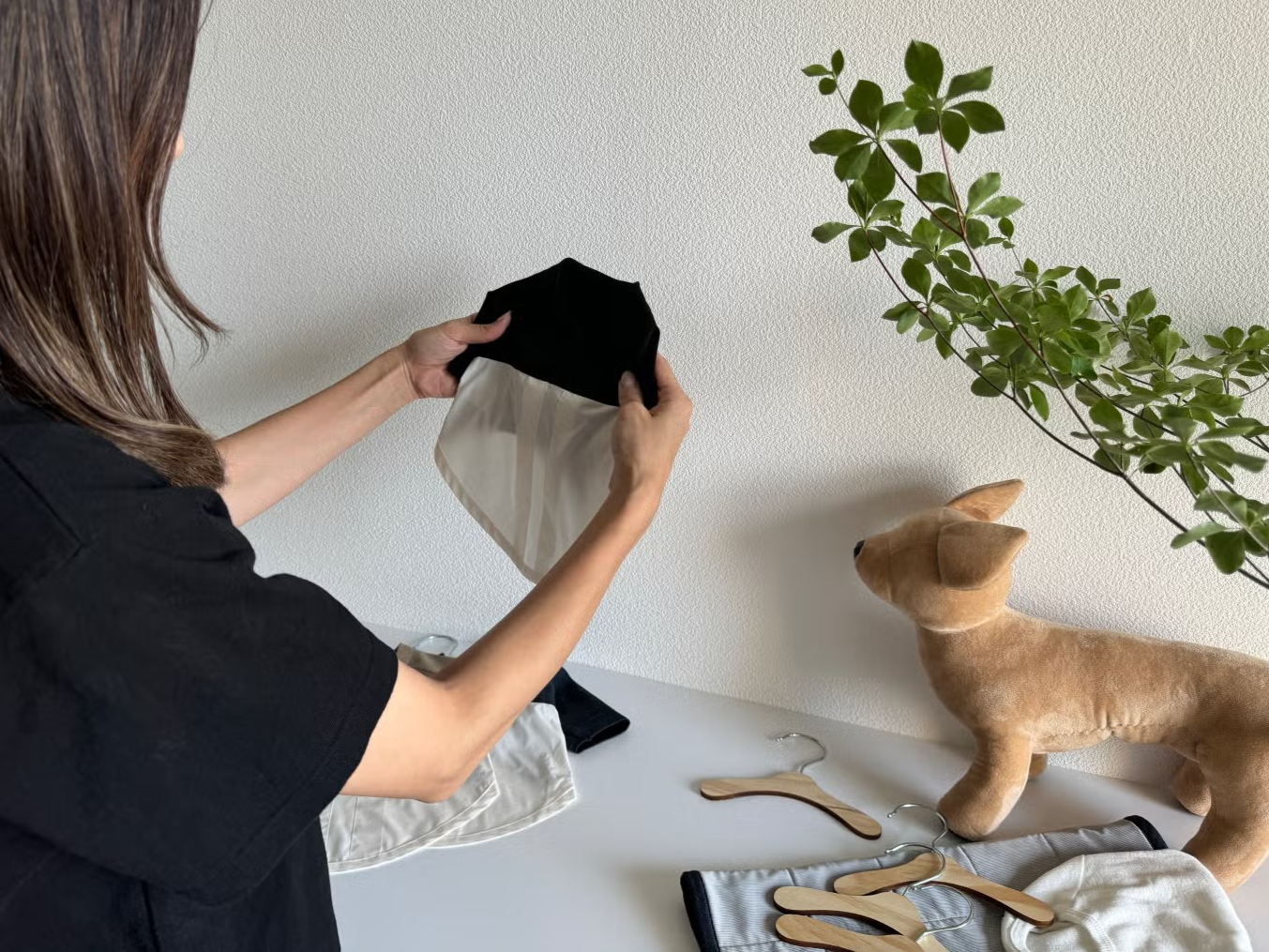 廃棄予定だったリサイクル生地で“ダブルサステナブル”なドッグウェアを開発。持続可能な未来を目指す、COTIRAの想い｜株式会社STARLETのストーリー｜PR TIMES STORY