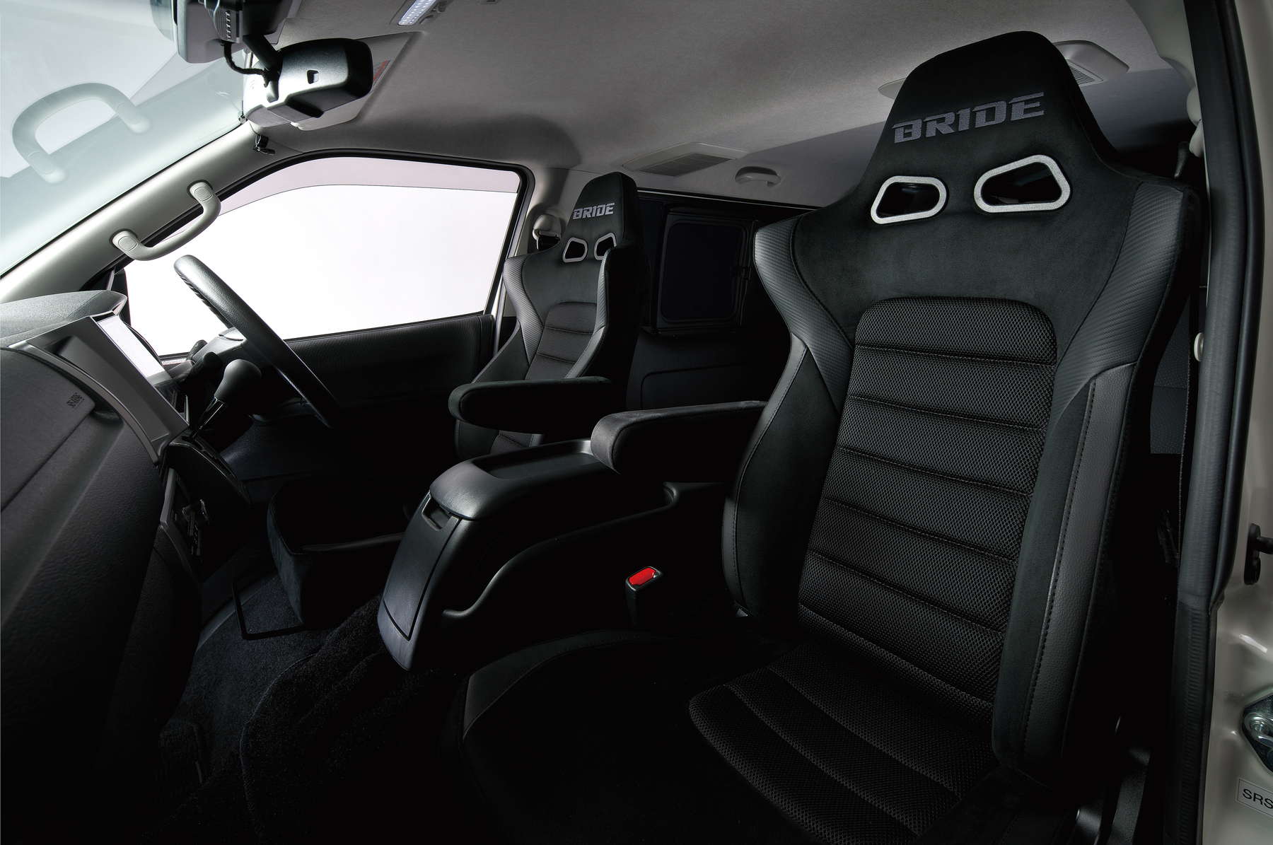 新世代リクライニングシート【ERGOSTER】開発ストーリー（自動車用スポーツシートのBRIDE）｜ブリッド株式会社のストーリー｜PR TIMES STORY