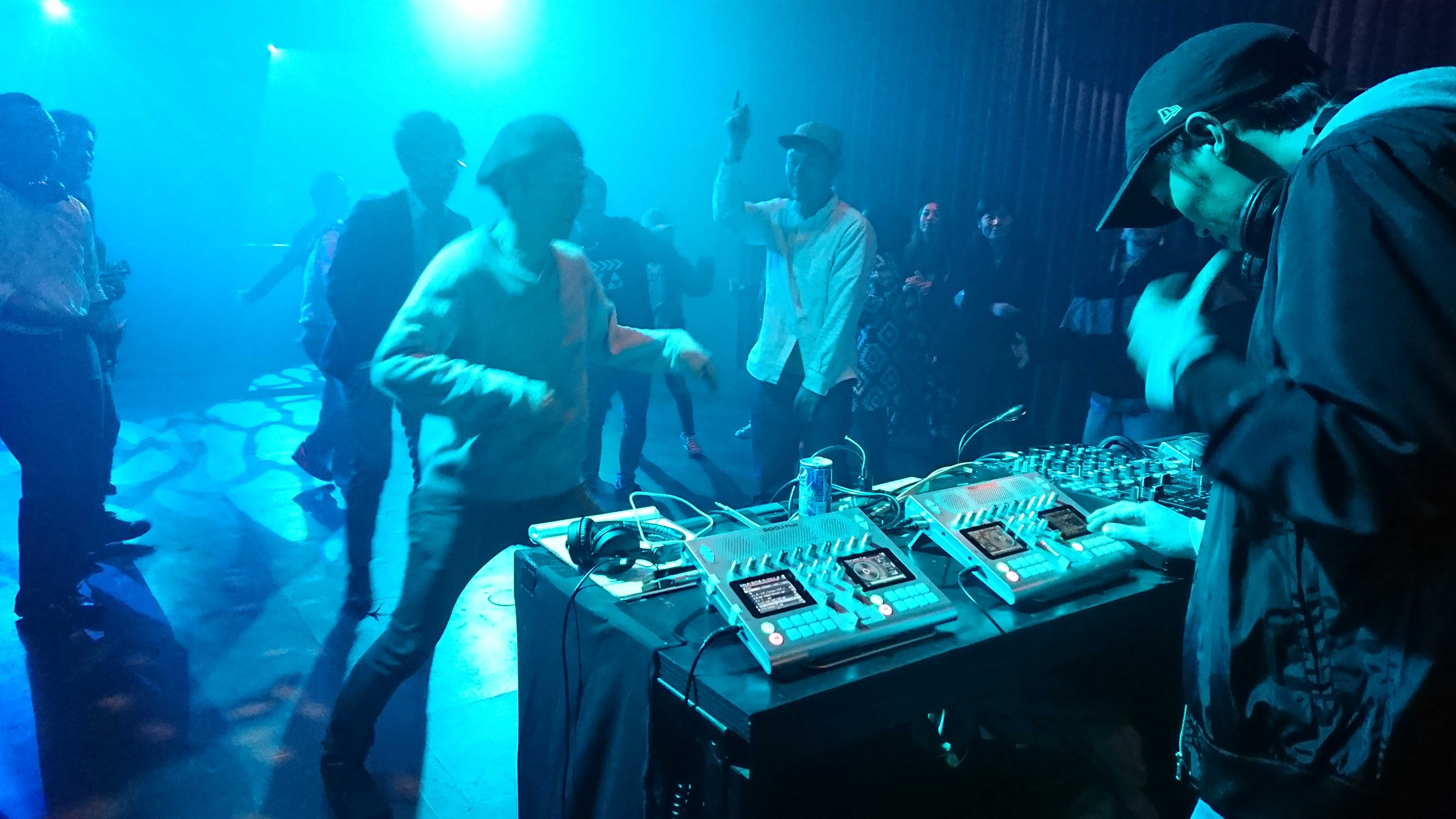 DJ初心者から熟練者まで熱狂できる。世界でも珍しいA4サイズのポータブルDJマシン「FJ1」の開発ストーリー｜株式会社ミューシグナルのストーリー｜PR TIMES STORY